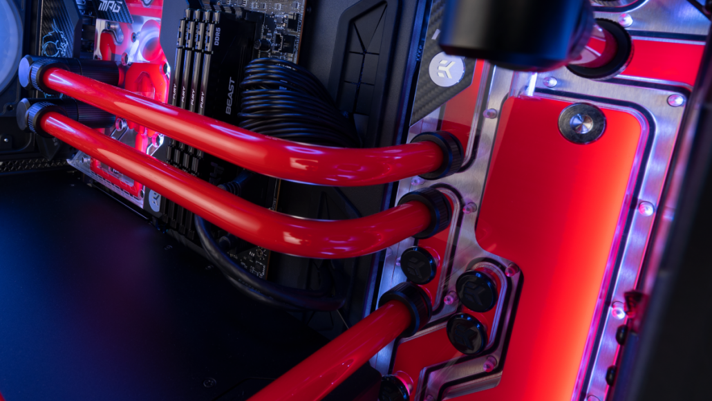 New Prospects for the MSI 700R Case With EK's Distribution Plate - ekwb.com